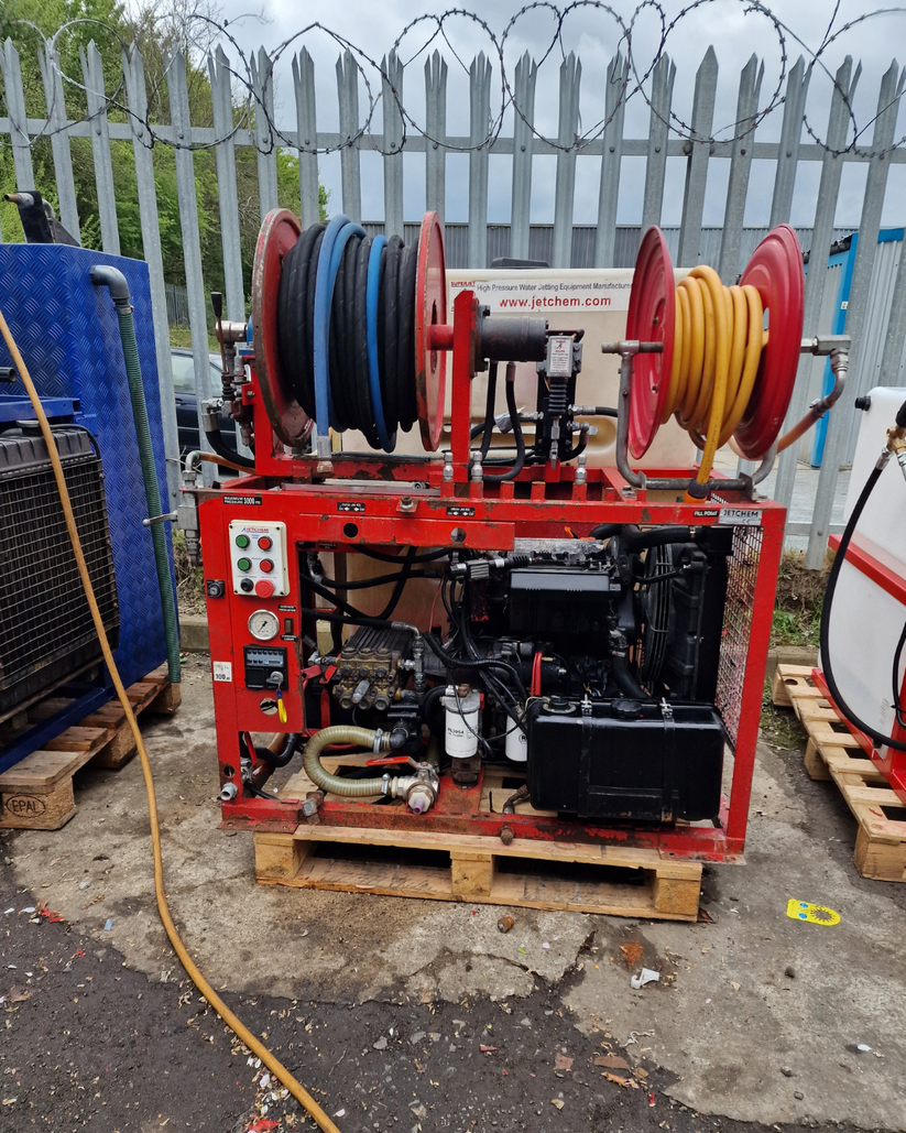 Jetchem Diesel 3 Cylinder 3000PSI @ 41LPM With Hydraulic hose reel ...